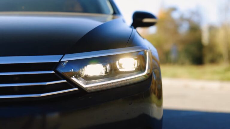 Low Beam vs. High Beam - When to Use These Headlights